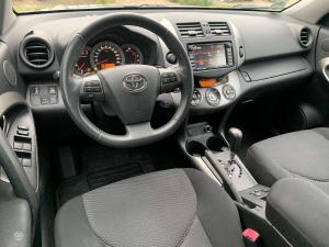Toyota RAV4 2010 in Kedainiai, with an engine capacity of 2.23 L and mileage of 205 thousand km for 8299 €, photo 13 on AUTOMOTO.COM.LV