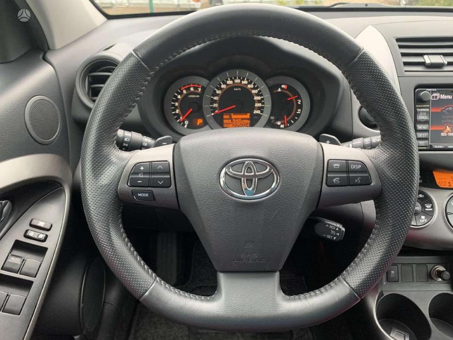 Toyota RAV4 2010 in Kedainiai, with an engine capacity of 2.23 L and mileage of 205 thousand km for 8299 €, photo 18 on AUTOMOTO.COM.LV