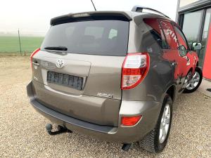 Toyota RAV4 2010 in Kedainiai, with an engine capacity of 2.23 L and mileage of 205 thousand km for 8299 €, photo 36 on AUTOMOTO.COM.LV