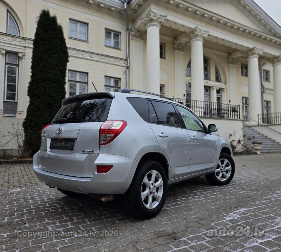 Toyota RAV4 2010 Tallina, ar dzinēja tilpumu 2.20 L un nobraukumu 200 tūkst. km par 7280 €, foto 4 vietnē AUTOMOTO.COM.LV