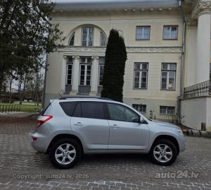 Toyota RAV4 2010 Tallina, ar dzinēja tilpumu 2.20 L un nobraukumu 200 tūkst. km par 7280 €, foto 6 vietnē AUTOMOTO.COM.LV
