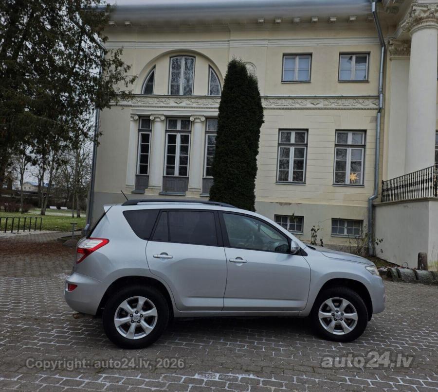 Toyota RAV4 2010 Tallina, ar dzinēja tilpumu 2.20 L un nobraukumu 200 tūkst. km par 7280 €, foto 6 vietnē AUTOMOTO.COM.LV