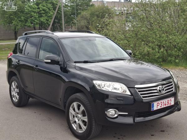 Toyota RAV4 2010 Šilutė, ar dzinēja tilpumu 2.20 L un nobraukumu 295 tūkst. km par 5999 €, foto 4 vietnē AUTOMOTO.COM.LV