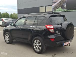 Toyota RAV4 2010 Šilutė, ar dzinēja tilpumu 2.20 L un nobraukumu 295 tūkst. km par 5999 €, foto 7 vietnē AUTOMOTO.COM.LV