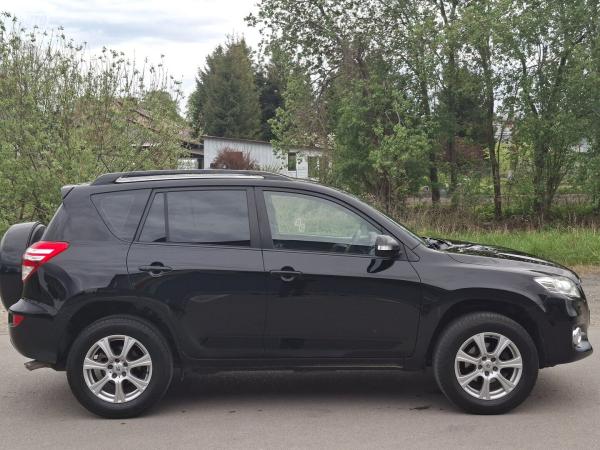 Toyota RAV4 2010 Šilutė, ar dzinēja tilpumu 2.20 L un nobraukumu 295 tūkst. km par 5999 €, foto 7 vietnē AUTOMOTO.COM.LV
