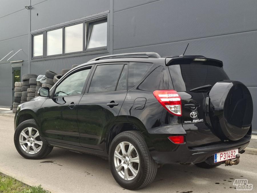 Toyota RAV4 2010 Šilutė, ar dzinēja tilpumu 2.20 L un nobraukumu 295 tūkst. km par 5999 €, foto 9 vietnē AUTOMOTO.COM.LV