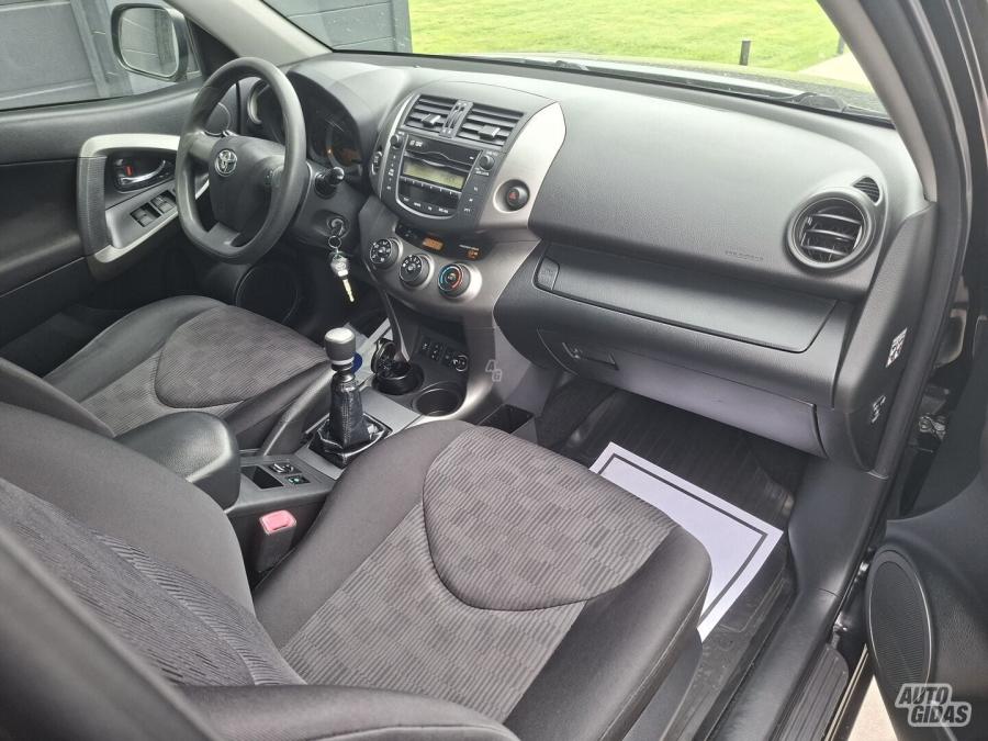 Toyota RAV4 2010 Šilutė, ar dzinēja tilpumu 2.20 L un nobraukumu 295 tūkst. km par 5999 €, foto 25 vietnē AUTOMOTO.COM.LV