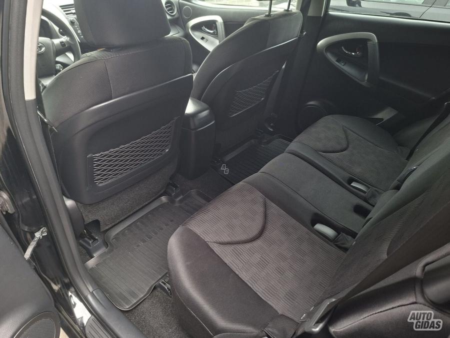Toyota RAV4 2010 Šilutė, ar dzinēja tilpumu 2.20 L un nobraukumu 295 tūkst. km par 5999 €, foto 27 vietnē AUTOMOTO.COM.LV