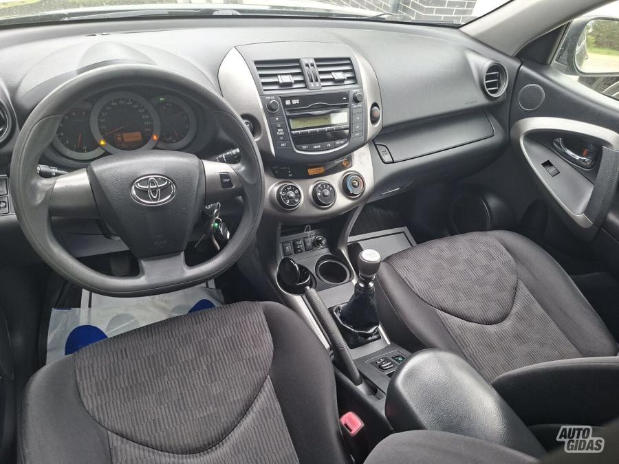 Toyota RAV4 2010 Šilutė, ar dzinēja tilpumu 2.20 L un nobraukumu 295 tūkst. km par 5999 €, foto 28 vietnē AUTOMOTO.COM.LV