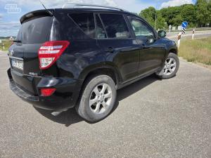 Toyota RAV4 2010 in Radviliskis, with an engine capacity of 2.20 L and mileage of 330 thousand km for 3800 €, photo 5 on AUTOMOTO.COM.LV