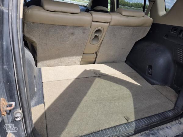 Toyota RAV4 2010 in Radviliskis, with an engine capacity of 2.20 L and mileage of 330 thousand km for 3800 €, photo 8 on AUTOMOTO.COM.LV