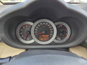 Toyota RAV4 2010 in Radviliskis, with an engine capacity of 2.20 L and mileage of 330 thousand km for 3800 €, photo 10 on AUTOMOTO.COM.LV