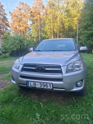 Toyota RAV4 2010 in Dobele, with an engine capacity of 2.20 L and mileage of 208 thousand km for 3600 €, photo 3 on AUTOMOTO.COM.LV