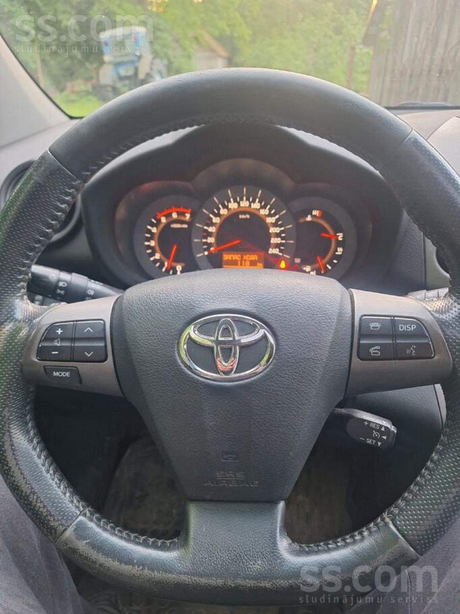 Toyota RAV4 2010 in Dobele, with an engine capacity of 2.20 L and mileage of 208 thousand km for 3600 €, photo 11 on AUTOMOTO.COM.LV