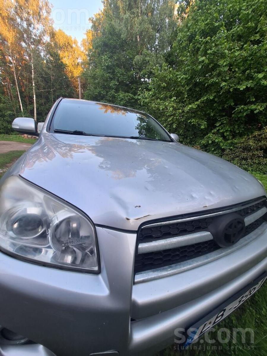 Toyota RAV4 2010 in Dobele, with an engine capacity of 2.20 L and mileage of 208 thousand km for 3600 €, photo 13 on AUTOMOTO.COM.LV