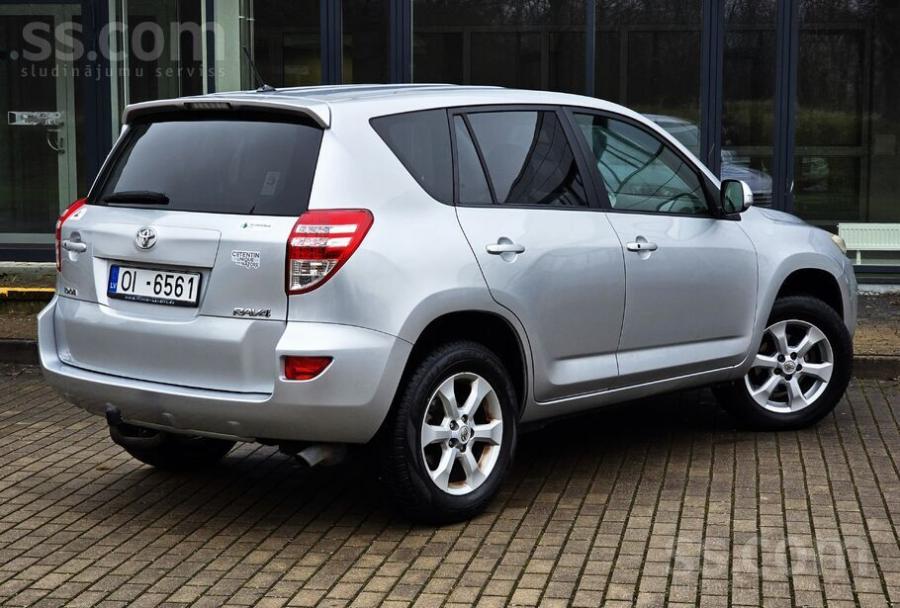 Toyota RAV4 2011 Tukums, ar dzinēja tilpumu 2.20 L un nobraukumu 280 tūkst. km par 8400 €, foto 4 vietnē AUTOMOTO.COM.LV