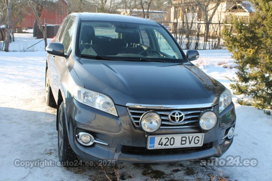 Toyota RAV4 2011 in Viljandi, with an engine capacity of 2.20 L and mileage of 120 thousand km for 8200 €, photo 1 on AUTOMOTO.COM.LV