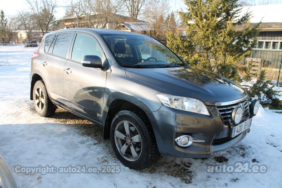Toyota RAV4 2011 in Viljandi, with an engine capacity of 2.20 L and mileage of 120 thousand km for 8200 €, photo 4 on AUTOMOTO.COM.LV