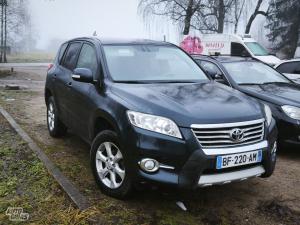 Toyota RAV4 2011 in Vilnius, with an engine capacity of 2.20 L and mileage of 175 thousand km for 7300 €, photo 3 on AUTOMOTO.COM.LV