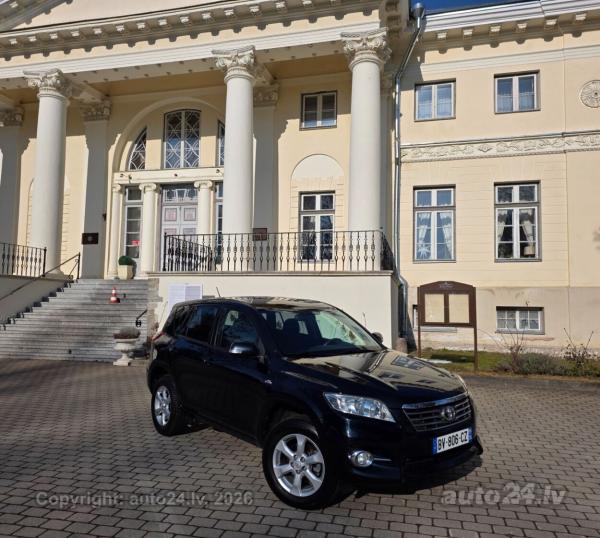 Toyota RAV4 2011 in Tallinn, with an engine capacity of 2.20 L and mileage of 230 thousand km for 8700 €, photo 9 on AUTOMOTO.COM.LV