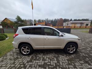 Toyota RAV4 2011 Panevēža, ar dzinēja tilpumu 2.20 L un nobraukumu 223 tūkst. km par 6500 €, foto  vietnē AUTOMOTO.COM.LV