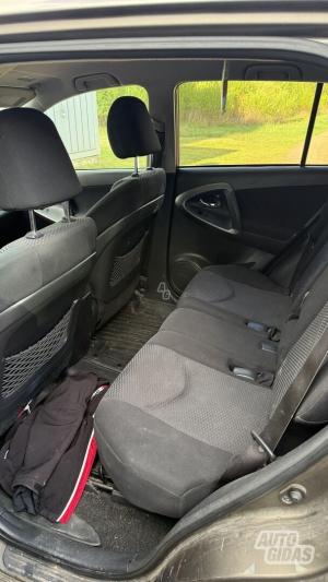 Toyota RAV4 2011 Tauragė, ar dzinēja tilpumu 2.20 L un nobraukumu 297 tūkst. km par 6700 €, foto 7 vietnē AUTOMOTO.COM.LV