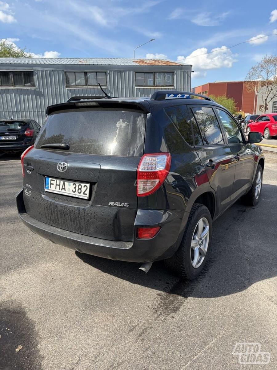 Toyota RAV4 2011 in Klaipeda, with an engine capacity of 2.20 L and mileage of 293 thousand km for 6700 €, photo 4 on AUTOMOTO.COM.LV