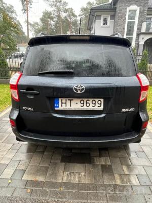 Toyota RAV4 2011 in Riga, with an engine capacity of 2.20 L and mileage of 191 thousand km for 5500 €, photo 3 on AUTOMOTO.COM.LV