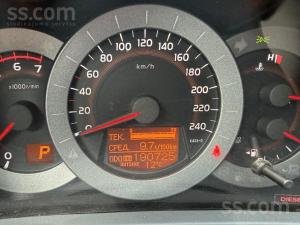 Toyota RAV4 2011 in Riga, with an engine capacity of 2.20 L and mileage of 191 thousand km for 5500 €, photo 4 on AUTOMOTO.COM.LV