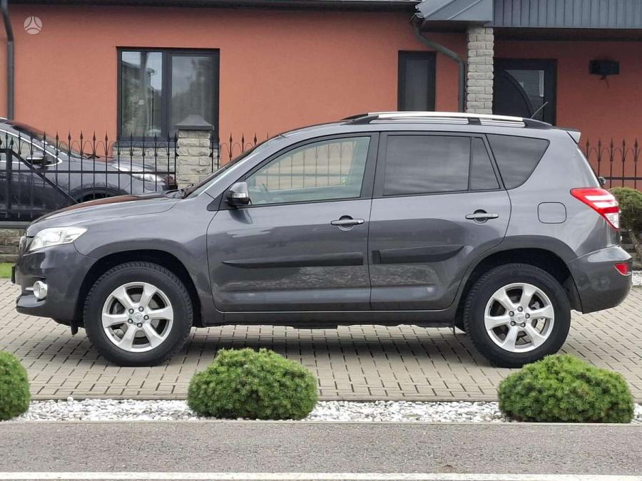 Toyota RAV4 2011 Tauragė, ar dzinēja tilpumu 2.23 L un nobraukumu 261 tūkst. km par 6700 €, foto 3 vietnē AUTOMOTO.COM.LV