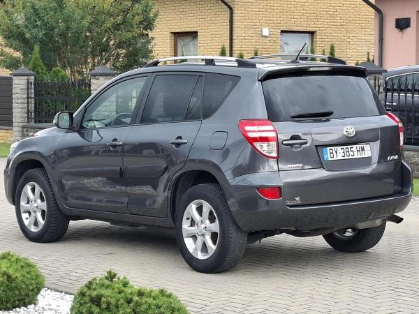 Toyota RAV4 2011 Tauragė, ar dzinēja tilpumu 2.23 L un nobraukumu 261 tūkst. km par 6700 €, foto 4 vietnē AUTOMOTO.COM.LV