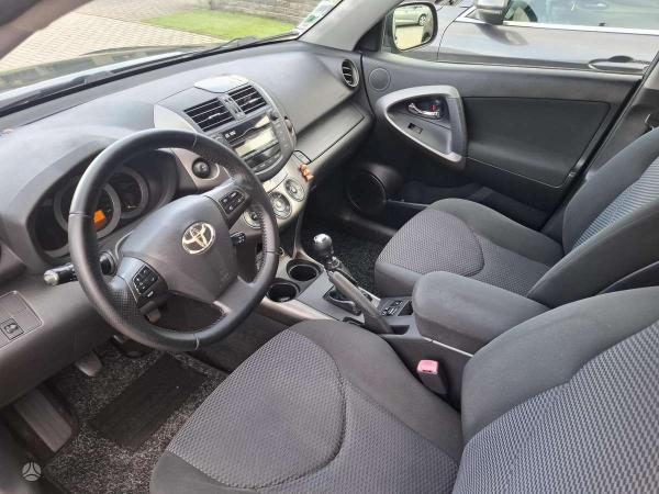Toyota RAV4 2011 Tauragė, ar dzinēja tilpumu 2.23 L un nobraukumu 261 tūkst. km par 6700 €, foto 10 vietnē AUTOMOTO.COM.LV