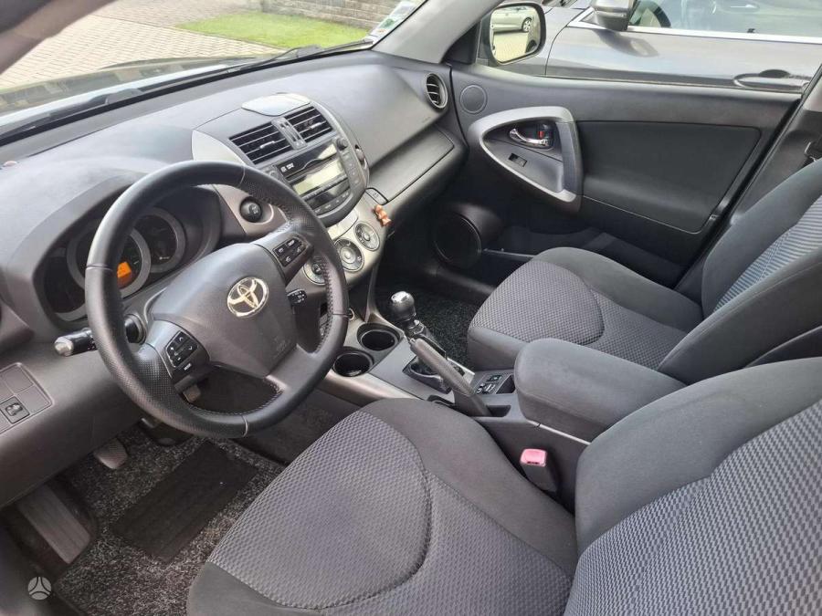 Toyota RAV4 2011 Tauragė, ar dzinēja tilpumu 2.23 L un nobraukumu 261 tūkst. km par 6700 €, foto 10 vietnē AUTOMOTO.COM.LV