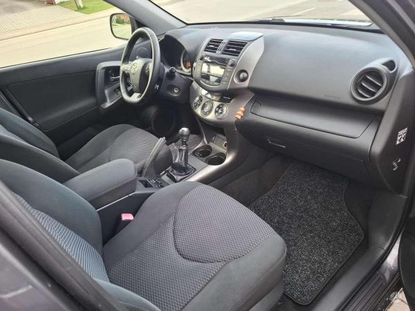 Toyota RAV4 2011 Tauragė, ar dzinēja tilpumu 2.23 L un nobraukumu 261 tūkst. km par 6700 €, foto 11 vietnē AUTOMOTO.COM.LV