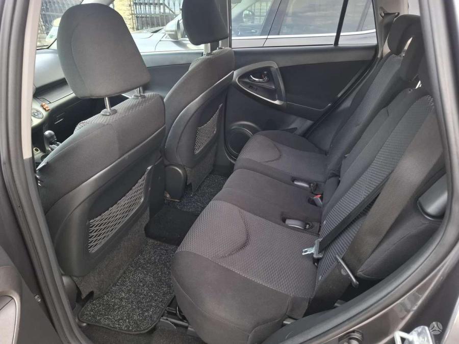 Toyota RAV4 2011 Tauragė, ar dzinēja tilpumu 2.23 L un nobraukumu 261 tūkst. km par 6700 €, foto 13 vietnē AUTOMOTO.COM.LV