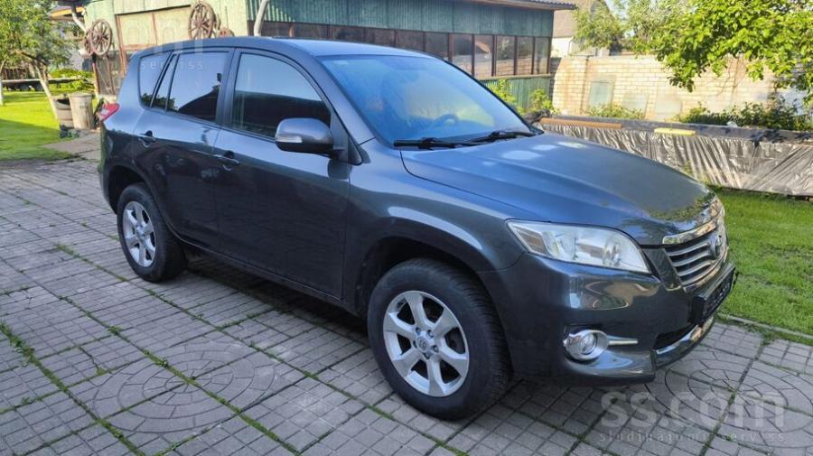 Toyota RAV4 2012 Daugavpils, ar dzinēja tilpumu 2.20 L un nobraukumu 236 tūkst. km par 7700 €, foto 4 vietnē AUTOMOTO.COM.LV