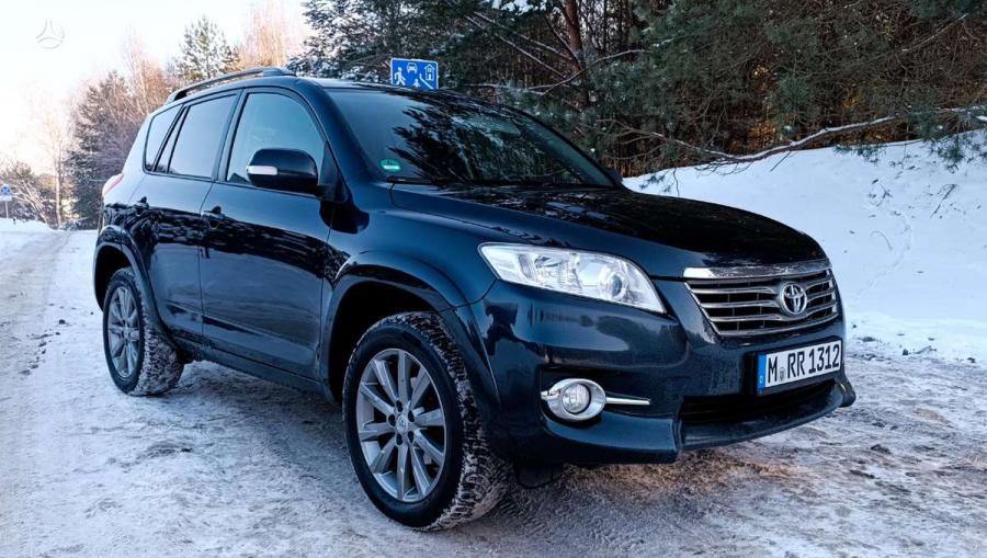 Toyota RAV4 2012 Viļņa, ar dzinēja tilpumu 2.20 L un nobraukumu 236 tūkst. km par 7200 €, foto 1 vietnē AUTOMOTO.COM.LV