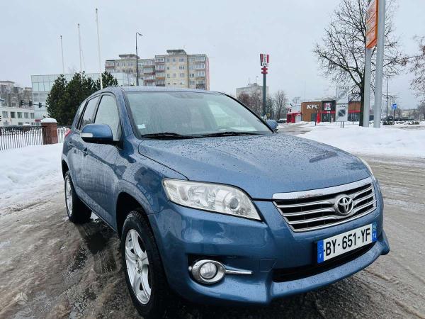 Toyota RAV4 2012 in Kaunas, with an engine capacity of 2.23 L and mileage of 232 thousand km for 7850 €, photo 3 on AUTOMOTO.COM.LV