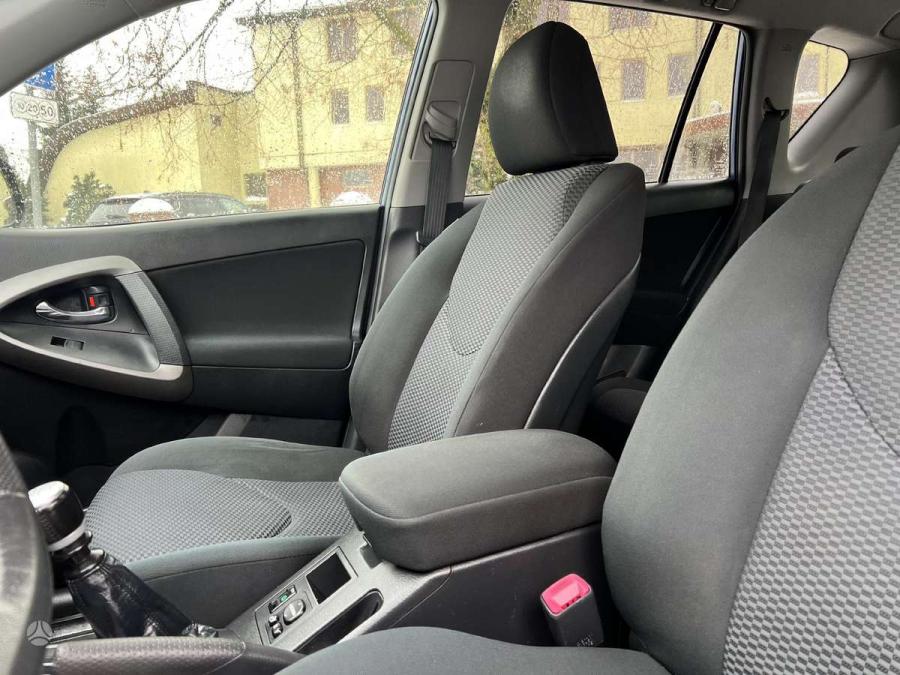 Toyota RAV4 2012 Kauņa, ar dzinēja tilpumu 2.23 L un nobraukumu 232 tūkst. km par 7850 €, foto 20 vietnē AUTOMOTO.COM.LV