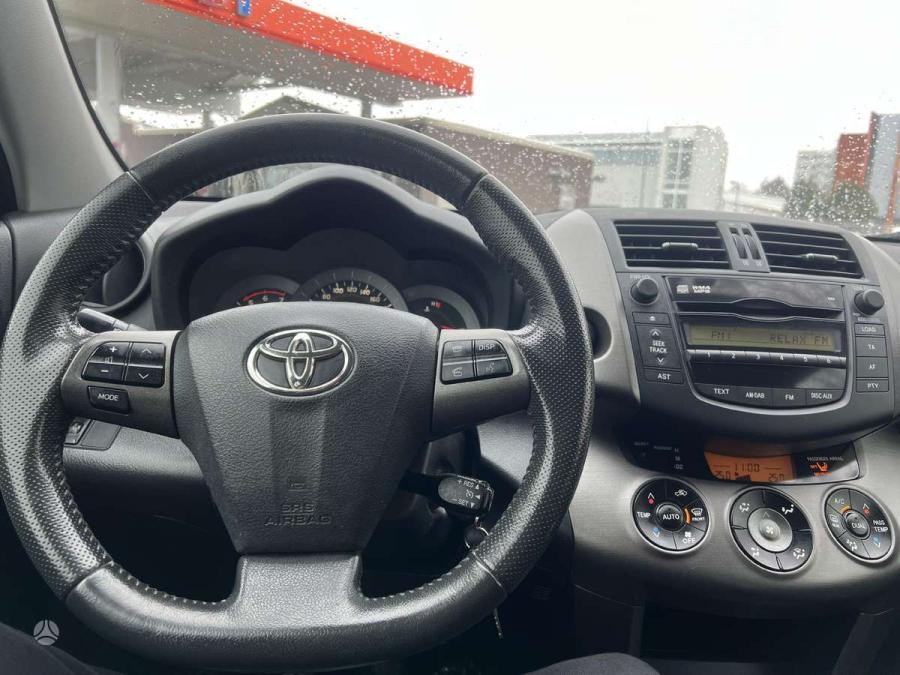 Toyota RAV4 2012 Kauņa, ar dzinēja tilpumu 2.23 L un nobraukumu 232 tūkst. km par 7850 €, foto 30 vietnē AUTOMOTO.COM.LV