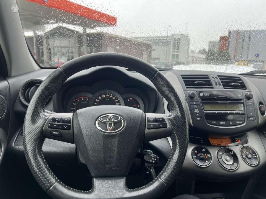 Toyota RAV4 2012 Kauņa, ar dzinēja tilpumu 2.23 L un nobraukumu 232 tūkst. km par 7850 €, foto 31 vietnē AUTOMOTO.COM.LV