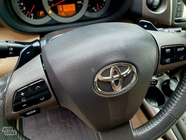 Toyota RAV4 2012 in Vilnius, with an engine capacity of 2.00 L and mileage of 151 thousand km for 9900 €, photo 8 on AUTOMOTO.COM.LV