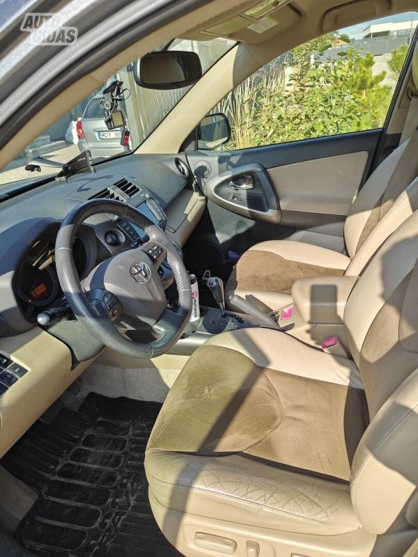 Toyota RAV4 2012 Viļņa, ar dzinēja tilpumu 2.20 L un nobraukumu 105 tūkst. km par 9700 €, foto 6 vietnē AUTOMOTO.COM.LV