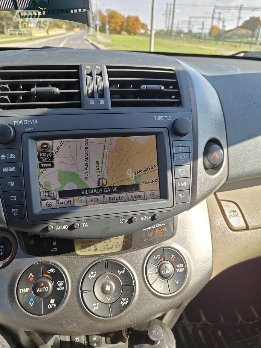 Toyota RAV4 2012 in Vilnius, with an engine capacity of 2.20 L and mileage of 105 thousand km for 9700 €, photo 13 on AUTOMOTO.COM.LV