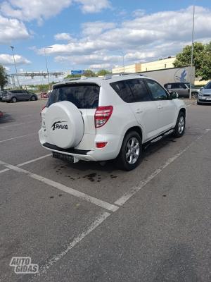 Toyota RAV4 2012 Viļņa, ar dzinēja tilpumu 2.20 L un nobraukumu 290 tūkst. km par 6700 €, foto 4 vietnē AUTOMOTO.COM.LV