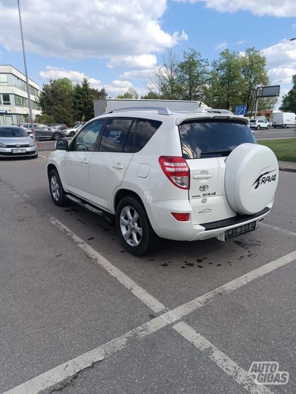 Toyota RAV4 2012 Viļņa, ar dzinēja tilpumu 2.20 L un nobraukumu 290 tūkst. km par 6700 €, foto 4 vietnē AUTOMOTO.COM.LV