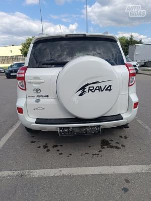 Toyota RAV4 2012 Viļņa, ar dzinēja tilpumu 2.20 L un nobraukumu 290 tūkst. km par 6700 €, foto 6 vietnē AUTOMOTO.COM.LV