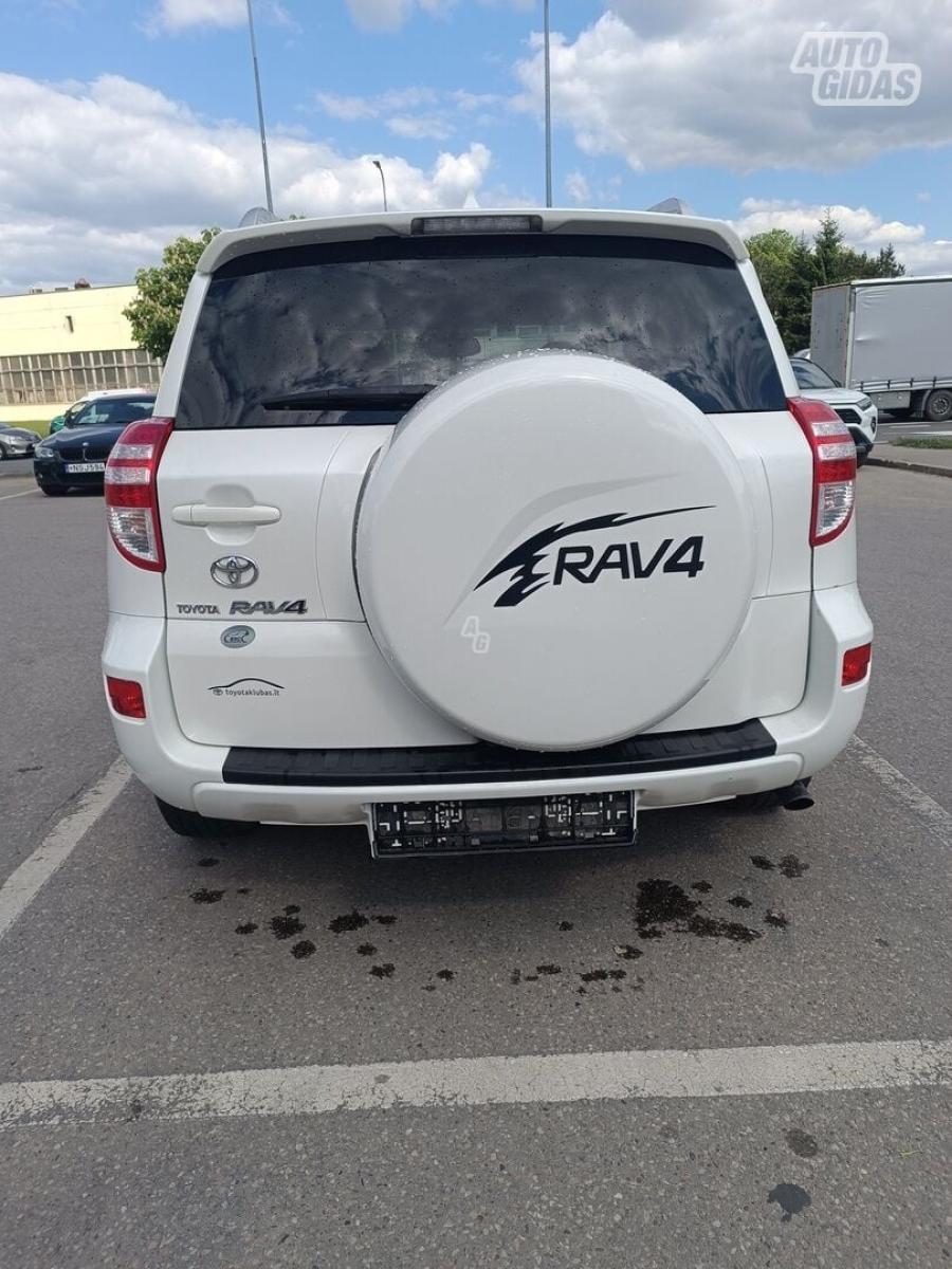 Toyota RAV4 2012 Viļņa, ar dzinēja tilpumu 2.20 L un nobraukumu 290 tūkst. km par 6700 €, foto 6 vietnē AUTOMOTO.COM.LV