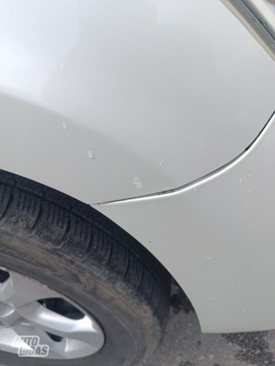 Toyota RAV4 2012 Viļņa, ar dzinēja tilpumu 2.20 L un nobraukumu 290 tūkst. km par 6700 €, foto 20 vietnē AUTOMOTO.COM.LV