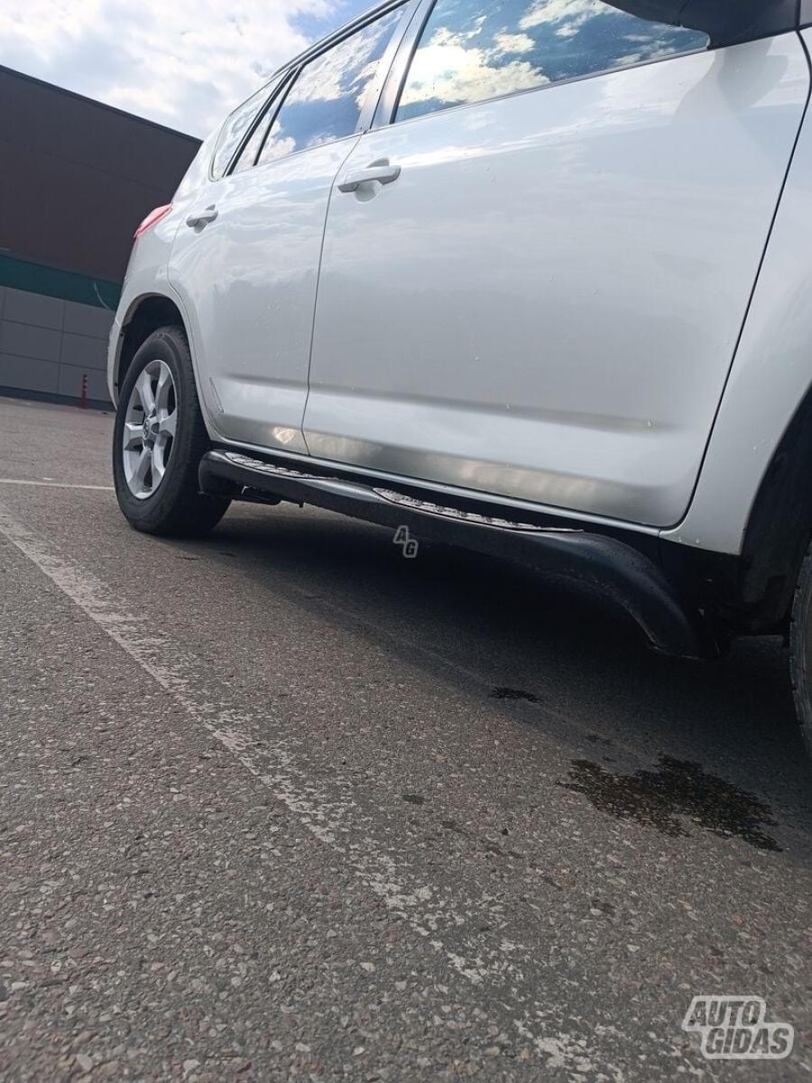 Toyota RAV4 2012 Viļņa, ar dzinēja tilpumu 2.20 L un nobraukumu 290 tūkst. km par 6700 €, foto 23 vietnē AUTOMOTO.COM.LV